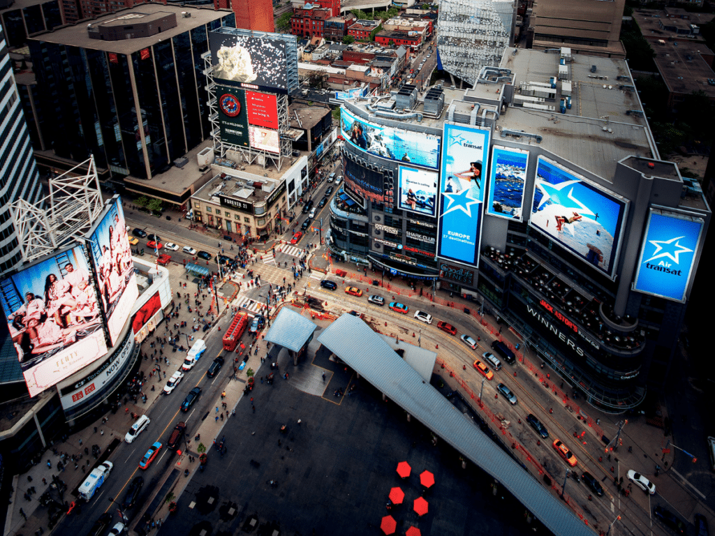 Toronto Billboard Displays Join the 3D Anamorphic Trend - Go2 Productions